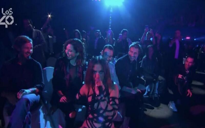 Este foi o sensual ‘perreo’ da cantora Anitta com a presidente Isabel ...